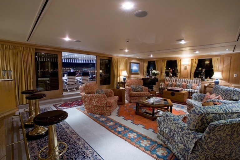 Yacht LEANDER G, Peene-Werft | CHARTERWORLD Luxury Superyacht Charters